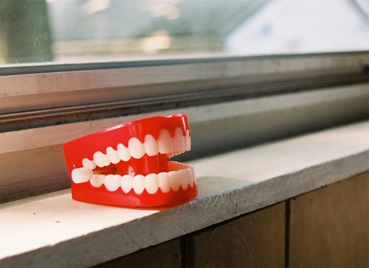 Komsoup Wind Up Teeth Toys 12pcs Chattering Toy Fun Dental Desktop ...