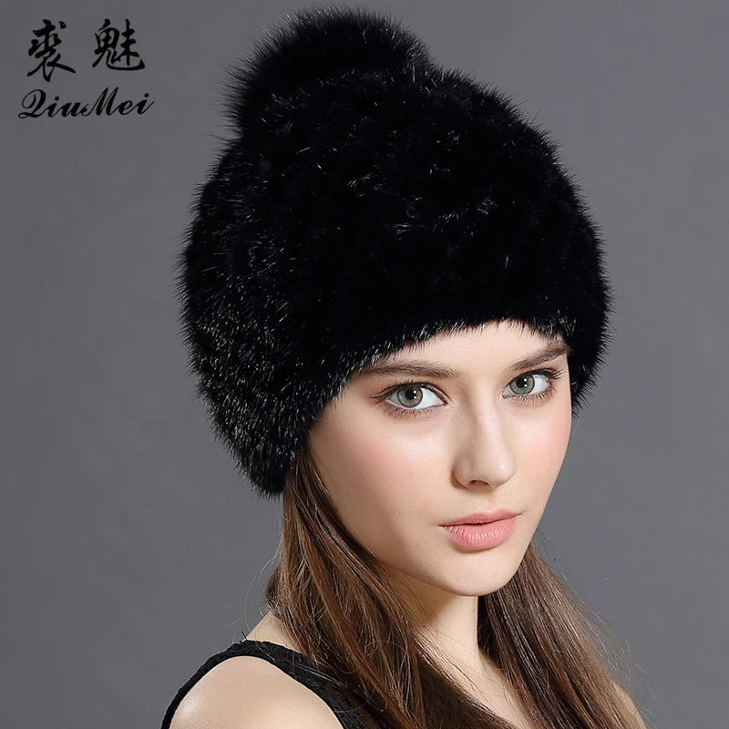 Вязаные шапки с норкой женские - 85 фото