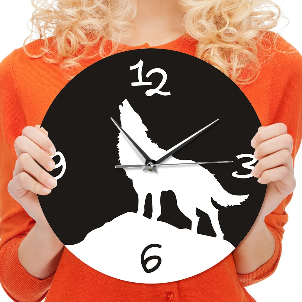 Howling Wolf Wall Clock Modern Design Woodland Wildlife Animal Wolf ...
