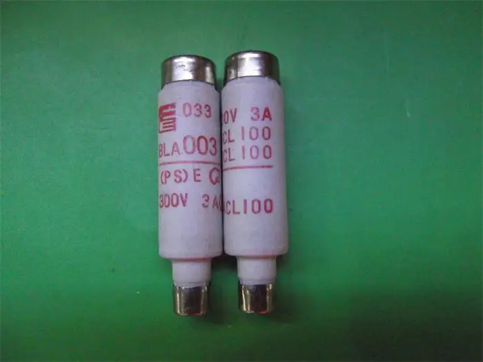 BLA-010 BLA010 Japan FUJI FUJI Bolt Fuse Fuse 10A 300V 600V, 60% OFF