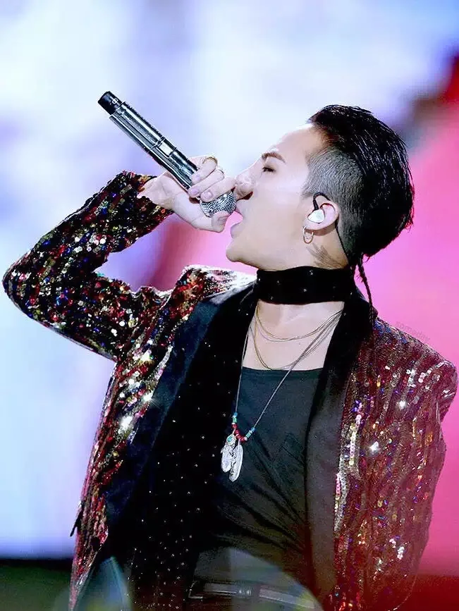 Customized Fashion Cool Nightclub Male Singer dancer Sequins Suit ...