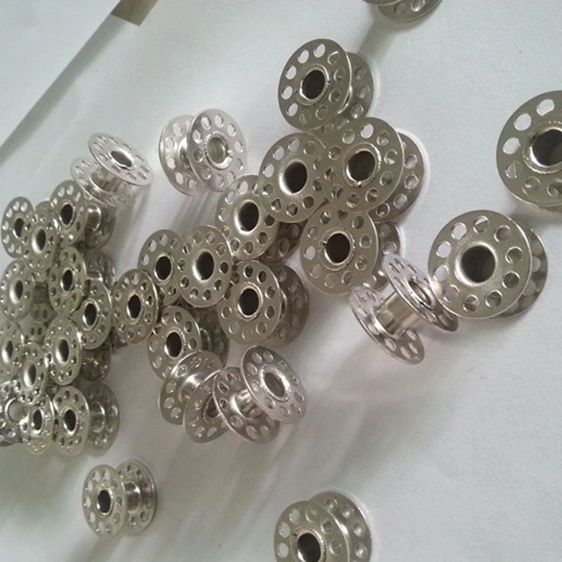 Useful 10pcs 21mm Aluminum Bobbins Metal Spools Carft For Industrial ...