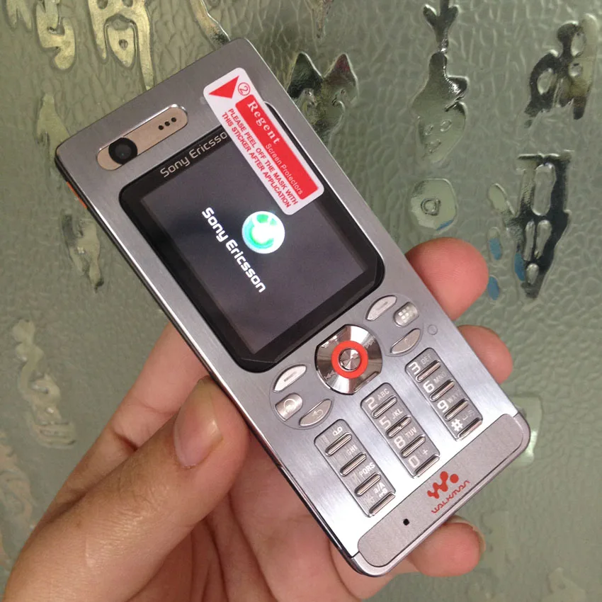 Sony Ericsson W880i - allegesouthern