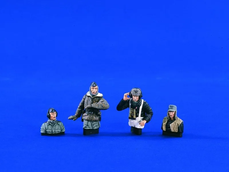 1/35 Model Kit Resin Kit Tank Crew Wet-cold - Model Building Kits ...