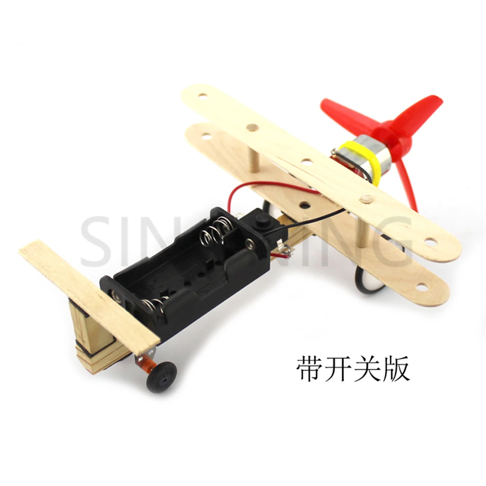 Wind power small aircraft taxiing airplane student hand makers make DIY ...