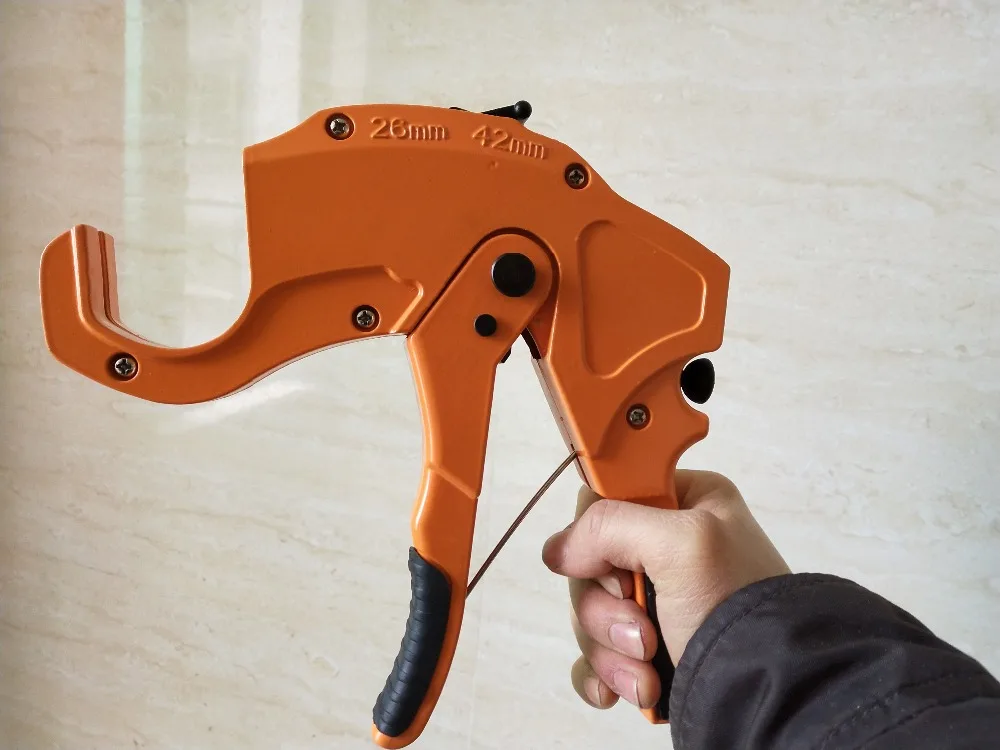 Cutters for plastic pipes PC 305 Plastic Tube Cutter heavy pvc pipe ...
