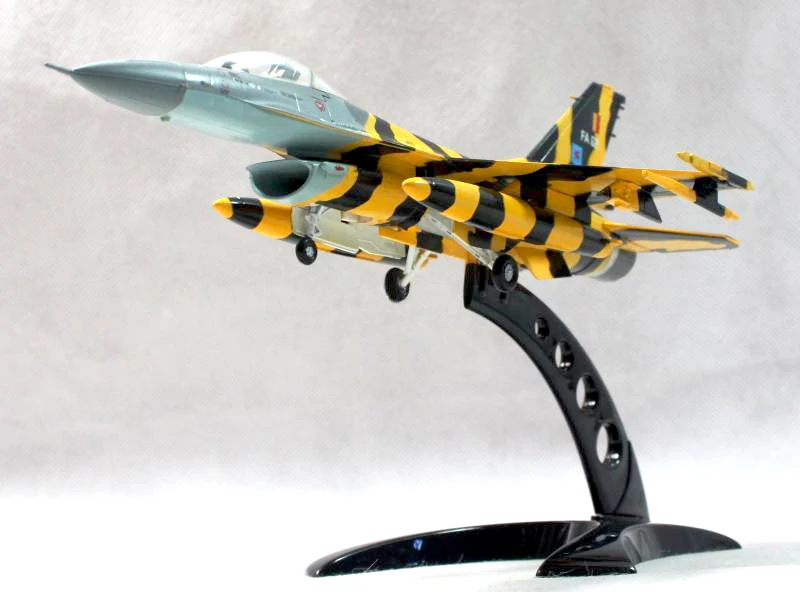 1:72 German Air Force F-16A Fighter Model 37127 Collectible Aircraft ...