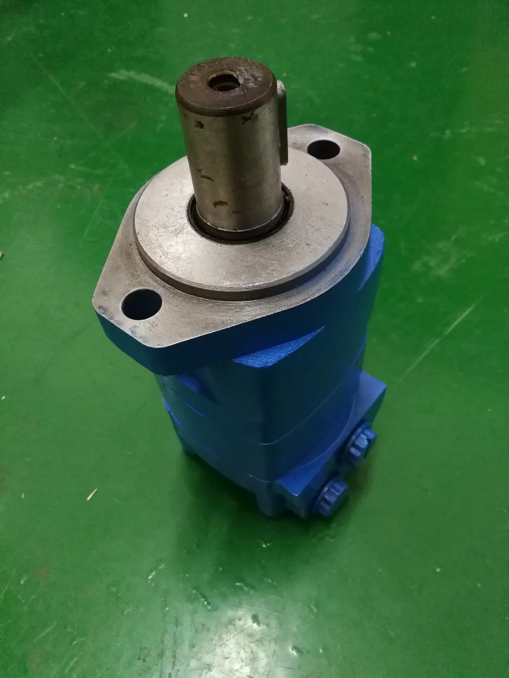Hydraulic-drive-motor-104-1226-006-2K-motor.jpg