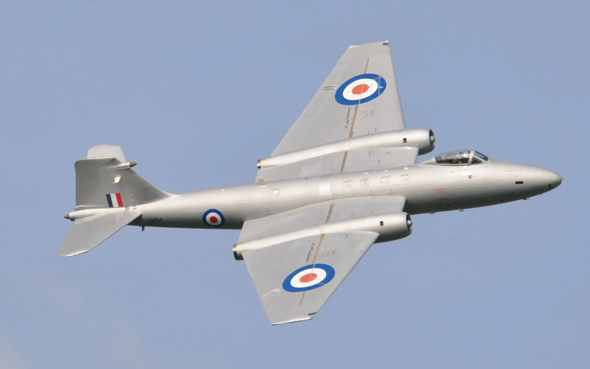 English Electric Canberra Mk.20 - WalkAround - English