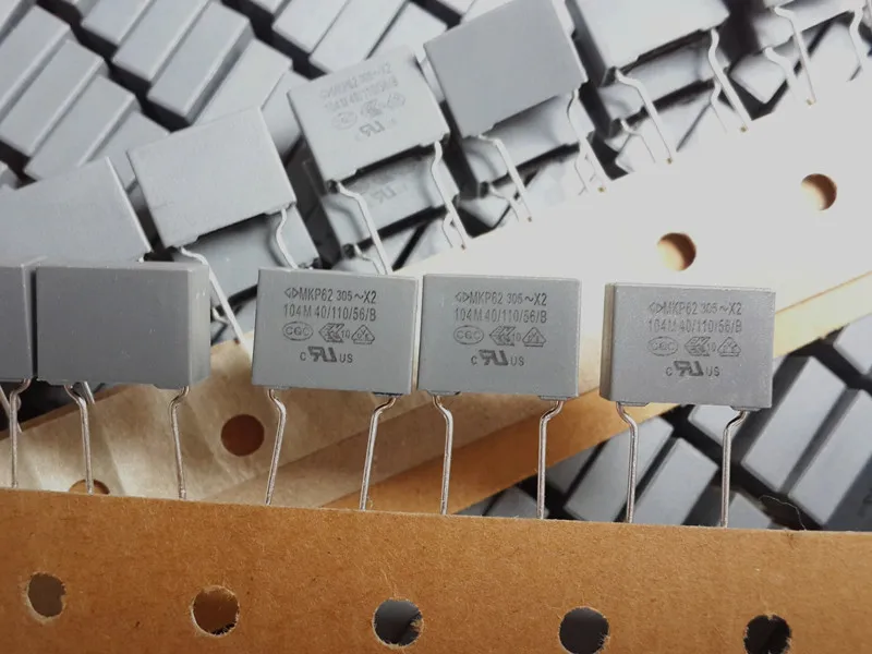 100% New and original 10PCS MKP62 305~X2 104M 275V foot10MM Safety film ...