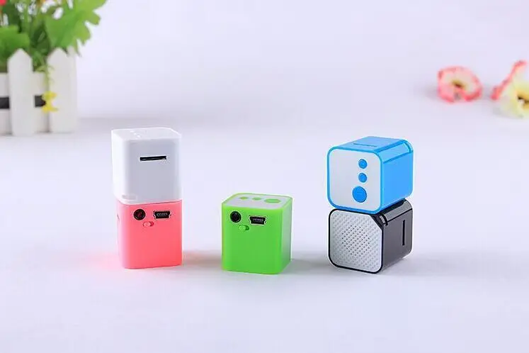 Free shipping New Portable Mini Solid squares MP3 Player with 5 Candy ...