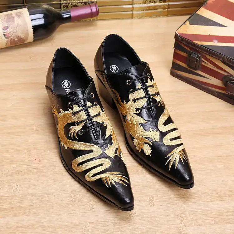 Venta > zapatos con dragon bordado blancos > en stock