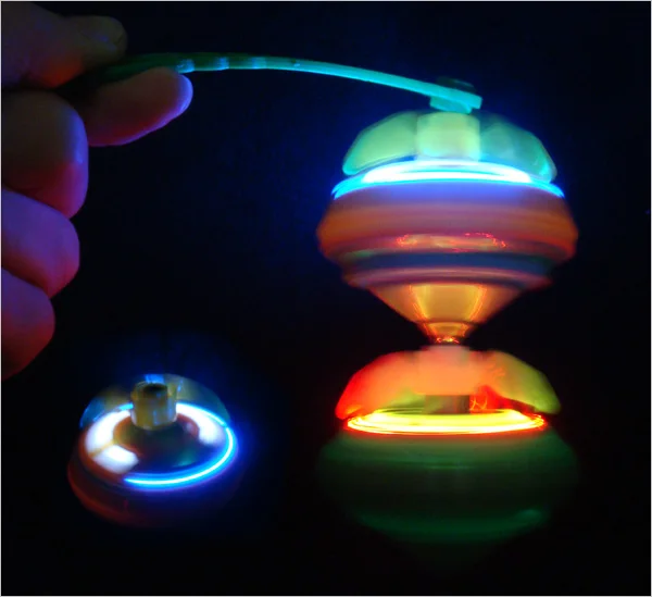 Fashion magnet spinning top luminous spinning top electric spinning top ...