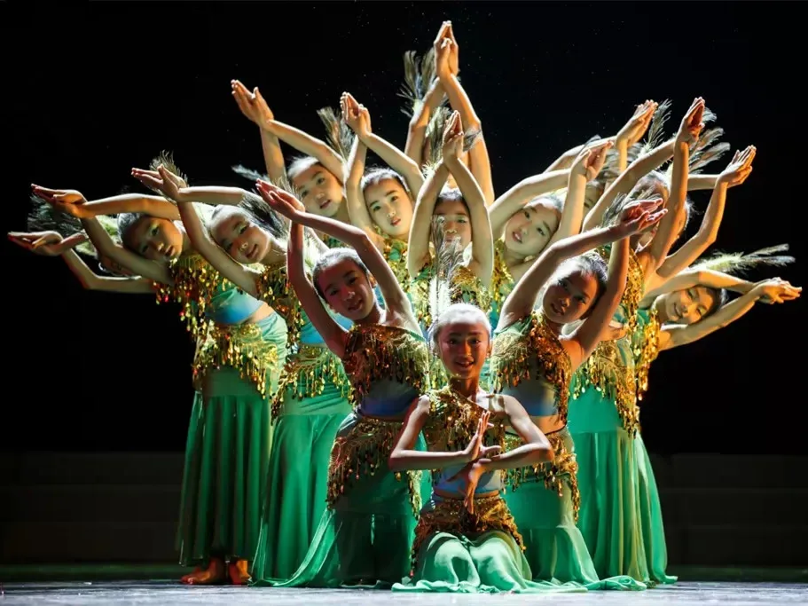 Children-Dai-peacock-dance-costumes-dance-clothes-girls-small-fishtail ...