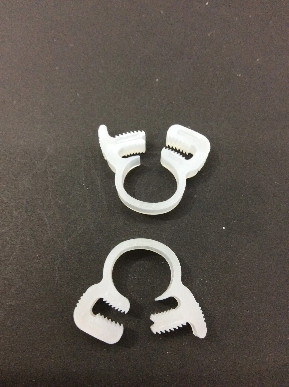 Manufacture plastic adjustable pipe clamps for 28.8 31.1mm outer ...