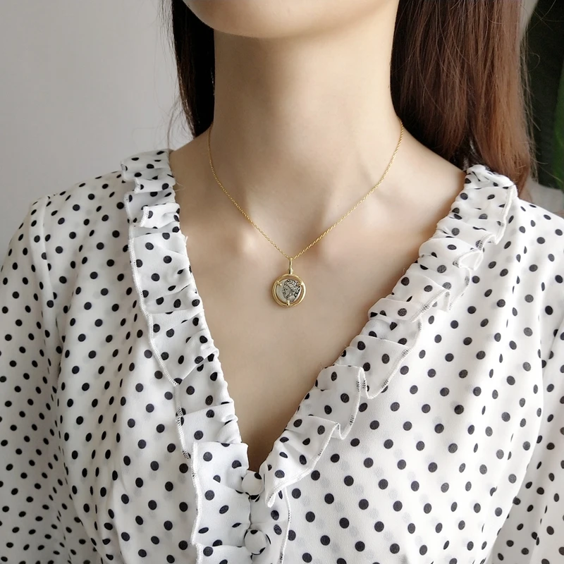 double sided figure pendant necklace Two-tone vintage Portrait creative ...