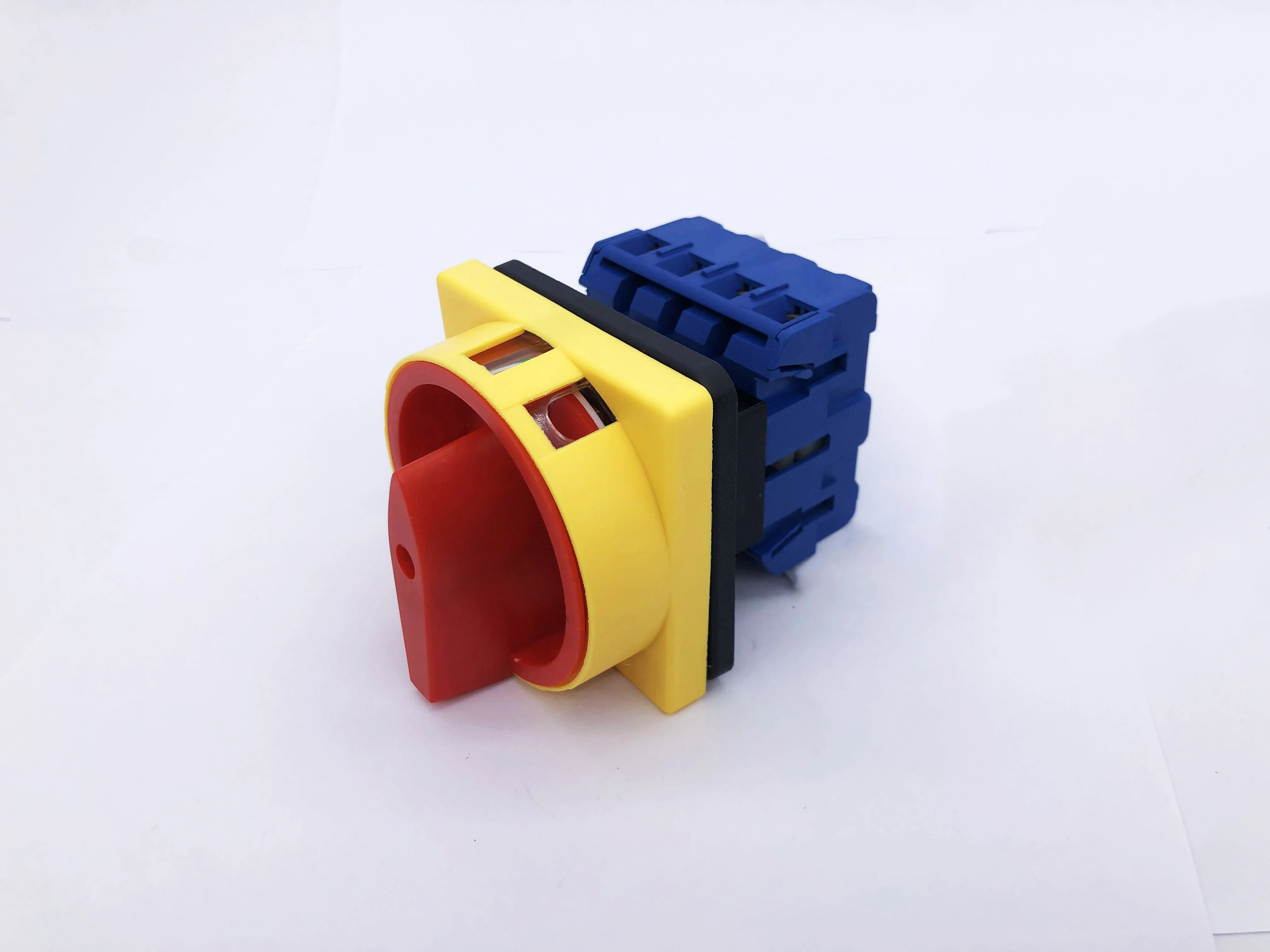 Isolator switch 4p 32A yellow and red padlock disconnect switch high ...