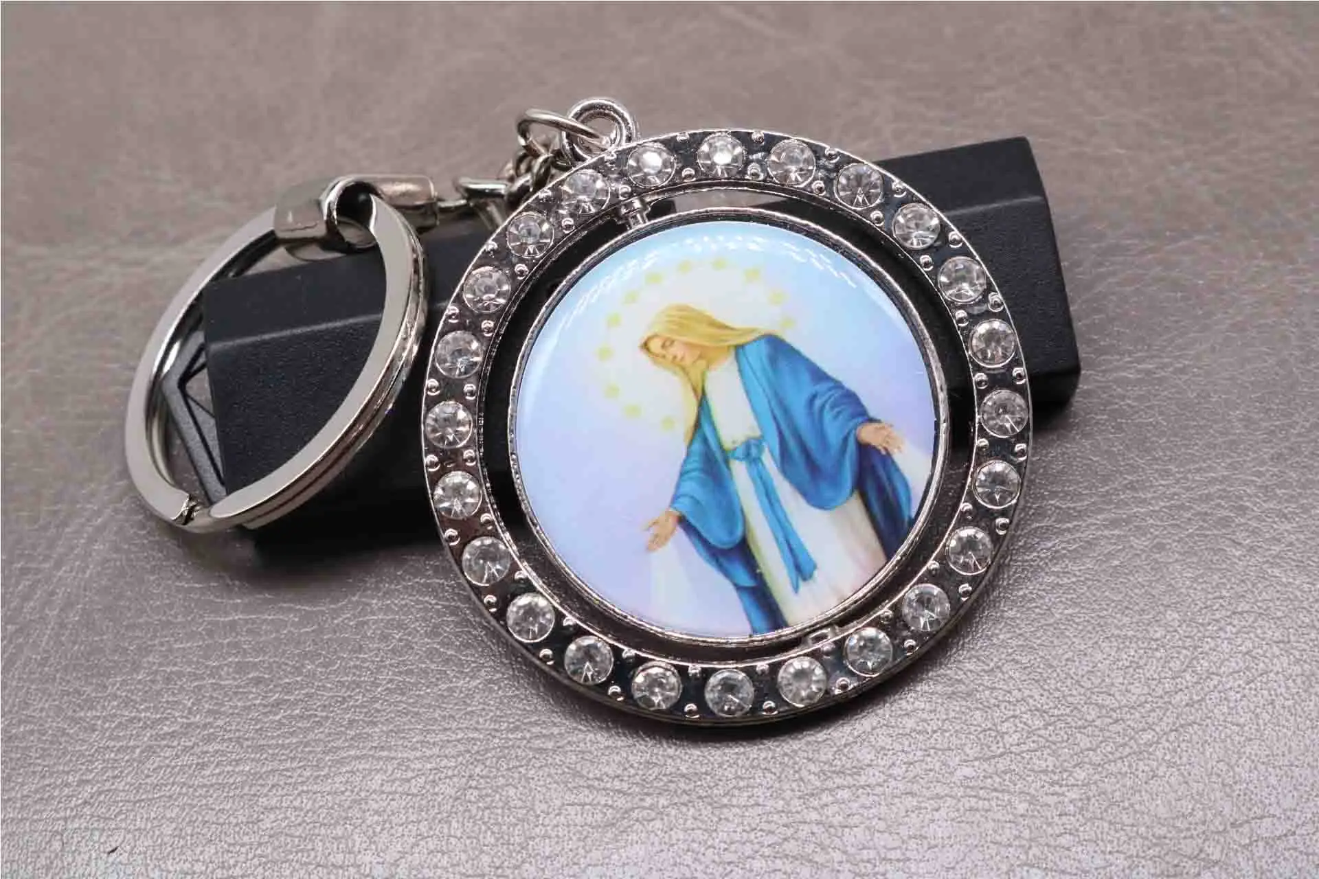 Aliexpress.com : Buy Christ Jesus Cross Rotating Key Chain, Christ Icon ...