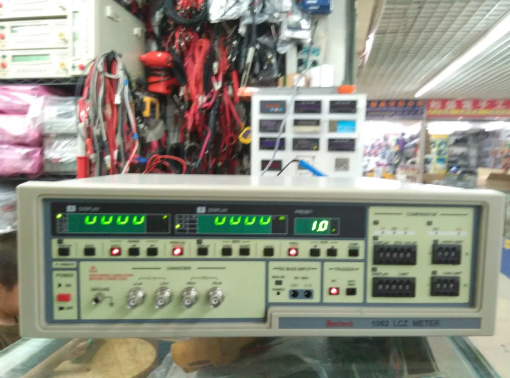 Fast-arrival-1061-LCR-LCZ-meter-Test-frequency-40HZ-200KHZ-30steps.jpg