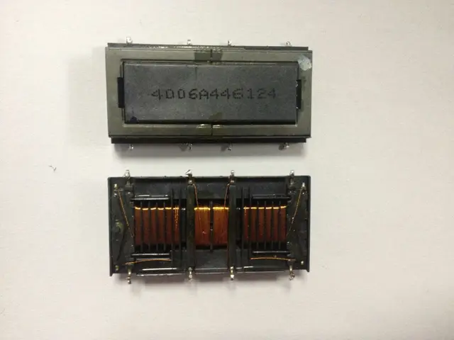 High voltage output from CCFL backlight transformer? - Electrical ...