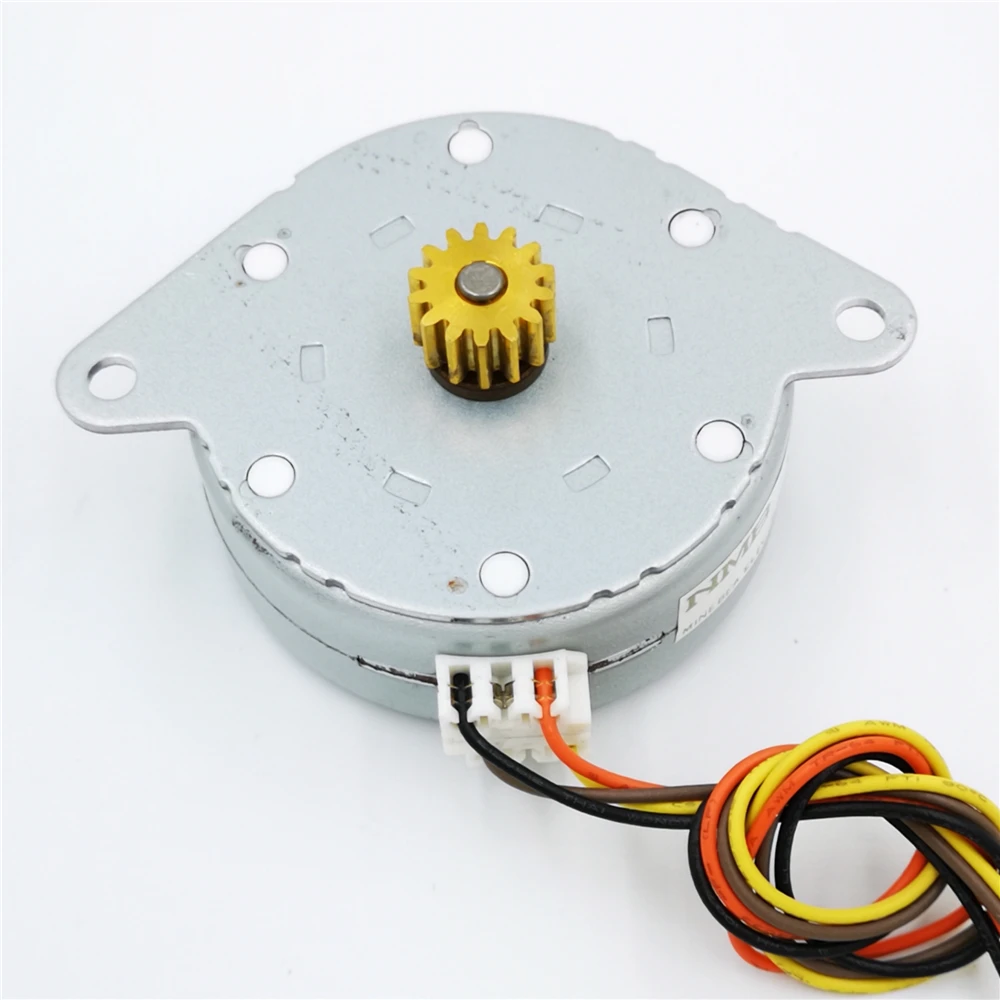 Japanese 2 phase 4 wire permanent magnet stepping motor PM55L diameter ...