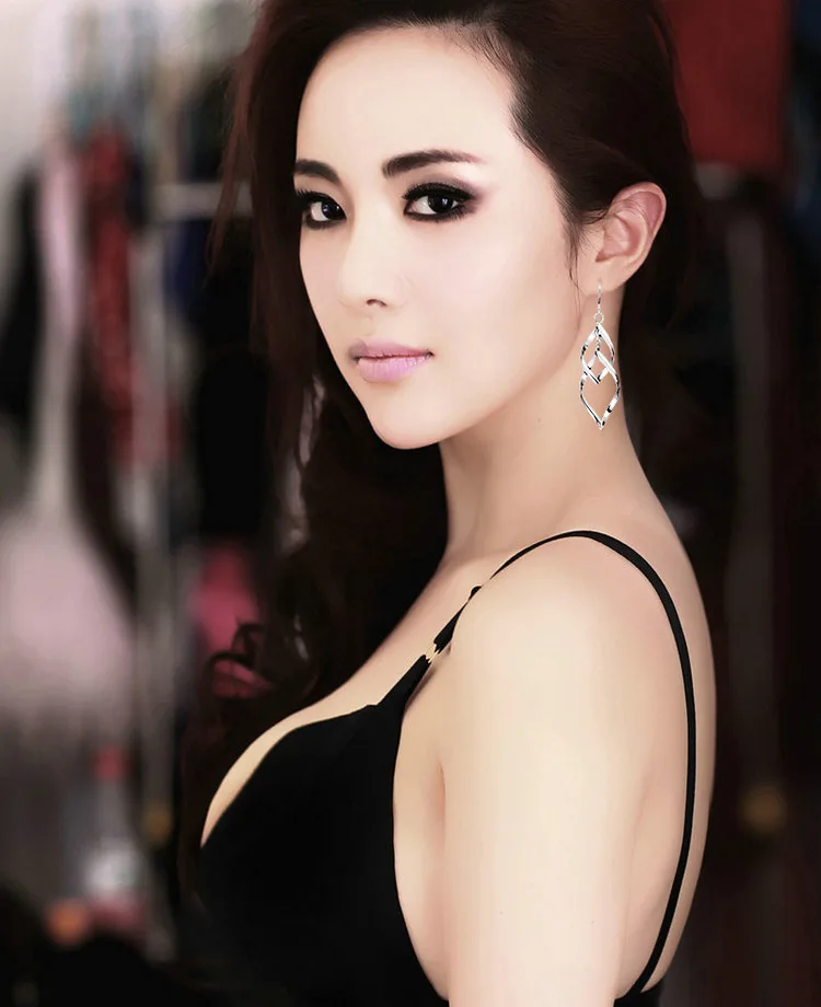 OMHXZJ Европейская мода женские вечерние подарок на свадьбу Полые Листья 925 Висячие серьги из ...