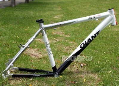 2009 GIANT MTB ATX Pro Frame Size 19"(M) RedWhiteBlack