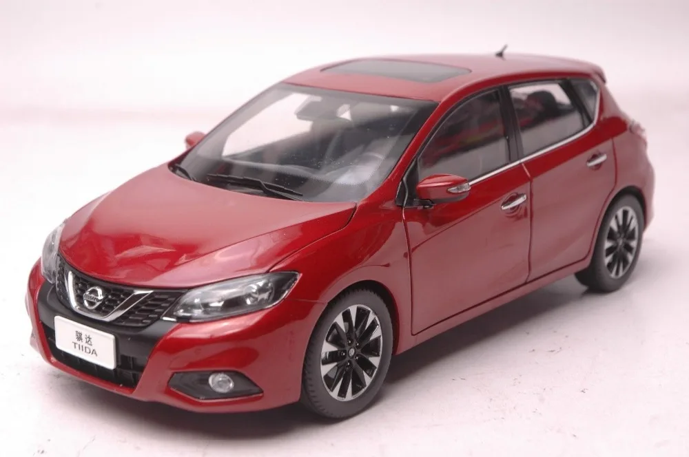 1:18 Diecast Model for Nissan Tiida Versa 2016 Red Hatchback Alloy Toy Car PULSAR|1:18 diecast ...