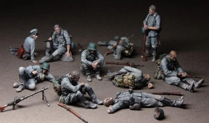 Scale Models 1/35 WW2 German infantry squad seating WWII Resin Model ...