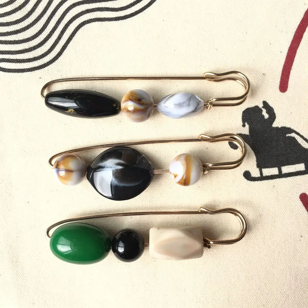 2019 New Brooches Free Shipping Acrylic Beads Lady Brooches Jewelry ...