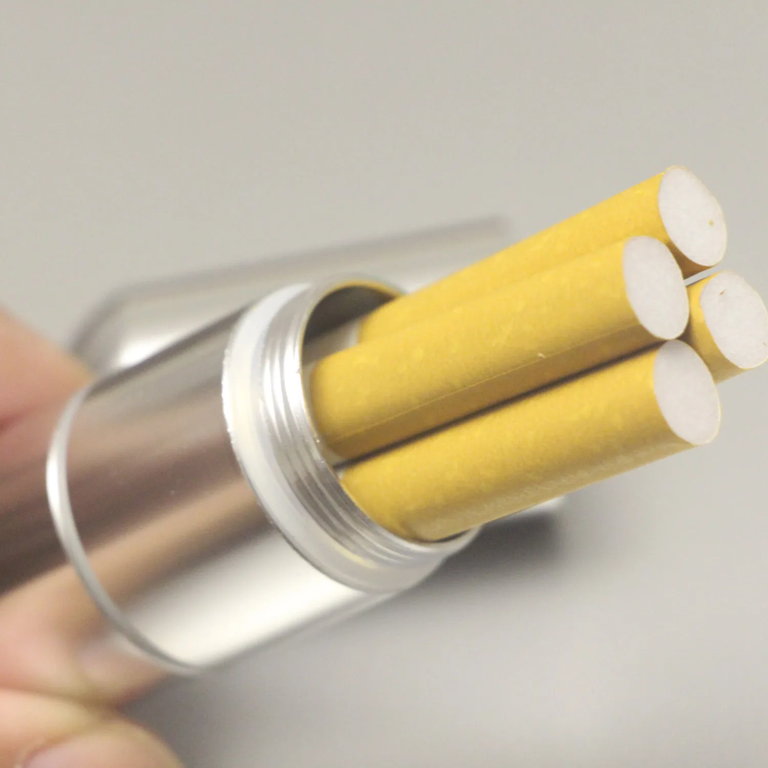 A Portable Cigarette Box Men's And Women's Elegant Aluminum Alloy Out ...