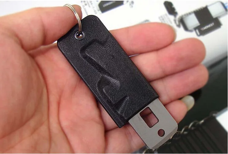 edcgear-5-in-1-small-keychain-outdoor-survival-knife-multi-purpose