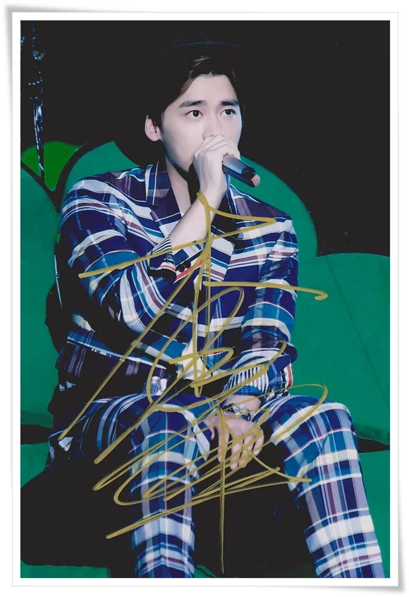 Evan-Li-Yi-Feng-Li-Yifeng-autographed-signed-with-pen-authentic-photo ...