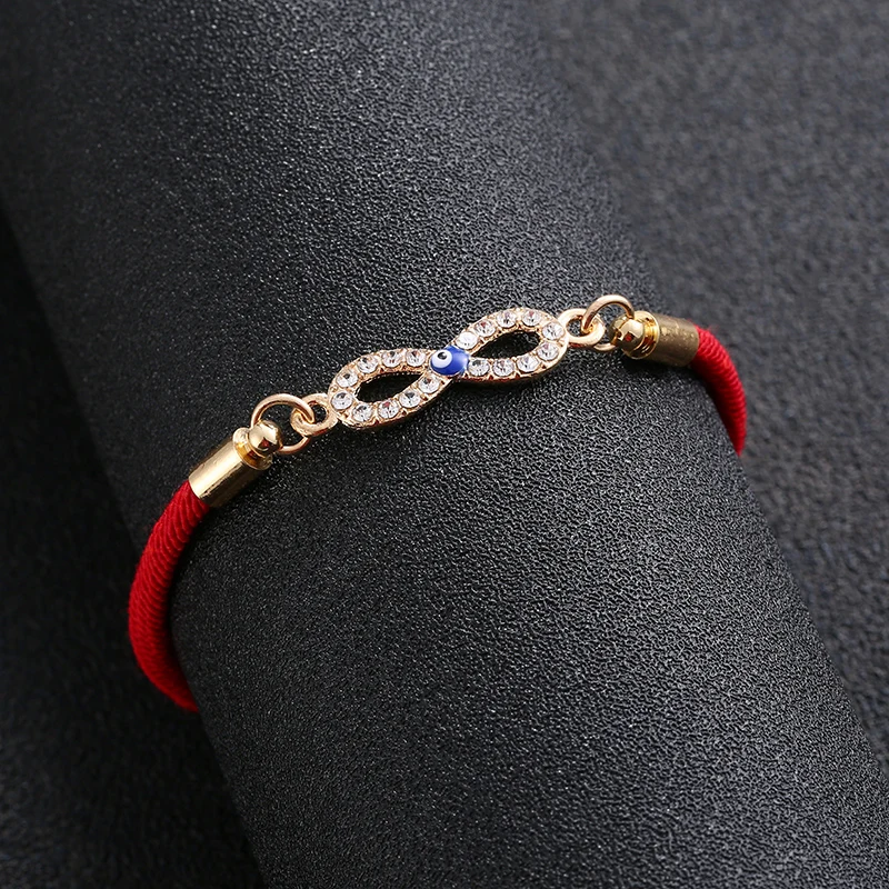 Bracelet classique porte bonheur avec cordon rouge, type de bouton de ...