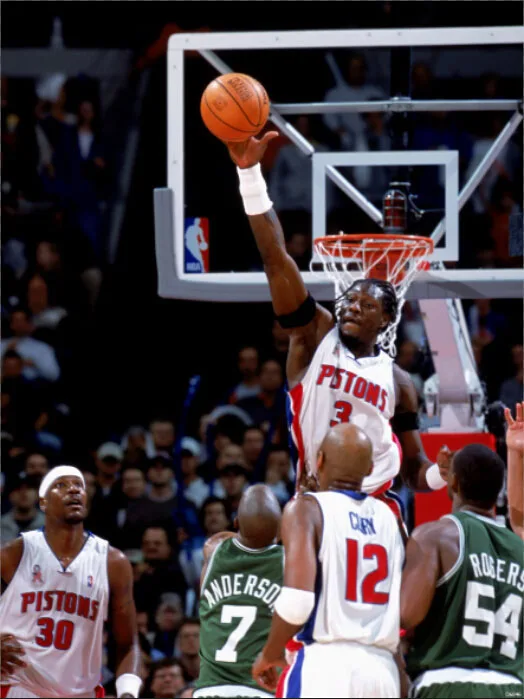 Ben Wallace Blocks Shaq