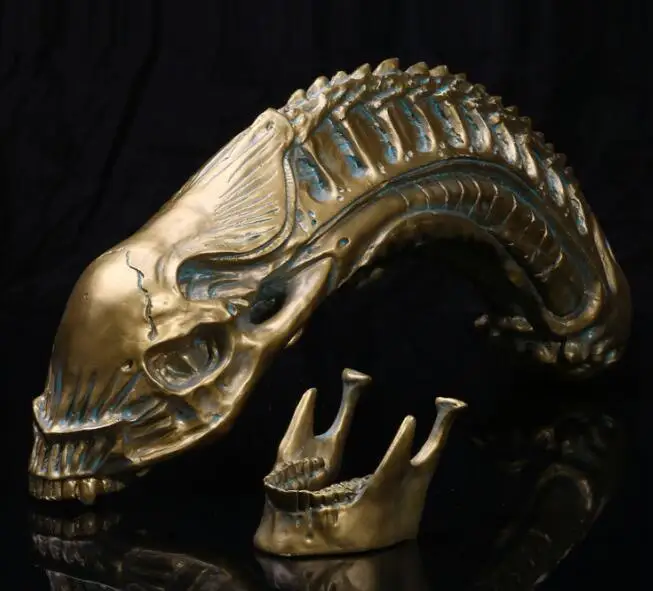 High Precision Alien Skull Model Resin Crafts Halloween Decoration ...