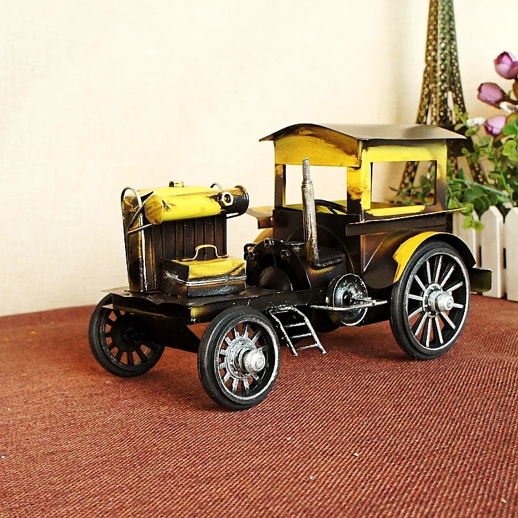 Painting Classic Tinplate Craftwork Diesel Vehicle Collection Showcase ...