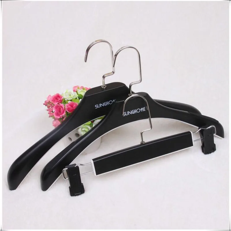 Luxury Wide Shoulder Plastic Suit Hanger For Man Clothestrousers Hanger With Square Hook 8