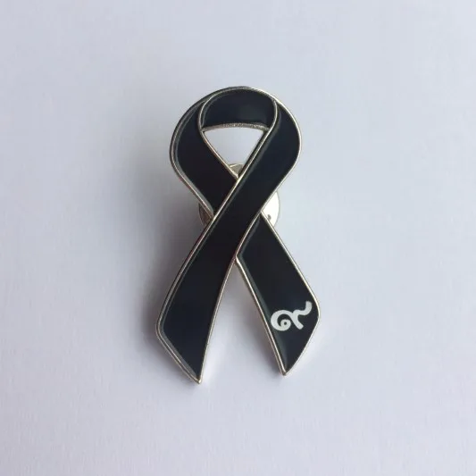 Black Ribbon Mourning Pin