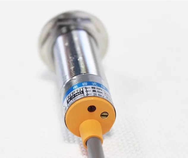 【KAMDSS015】1pc M18 capacitive proximity switch / PNP three-wire DC normally open metal detection ...