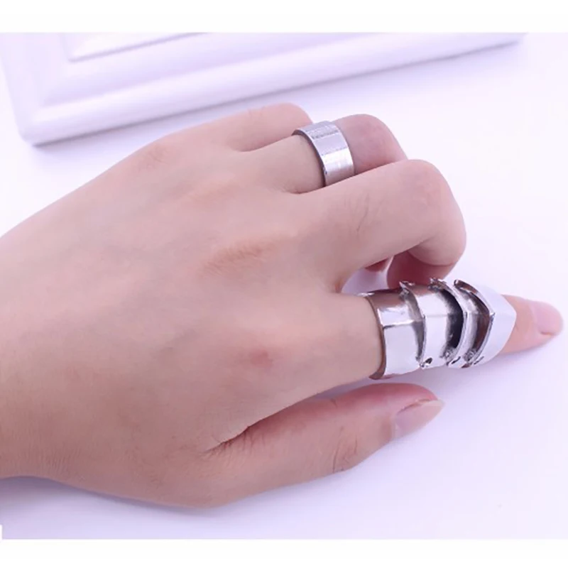 The Latest Fashion Trend Retro Punk Style Creative Joint Armor Knuckle ...