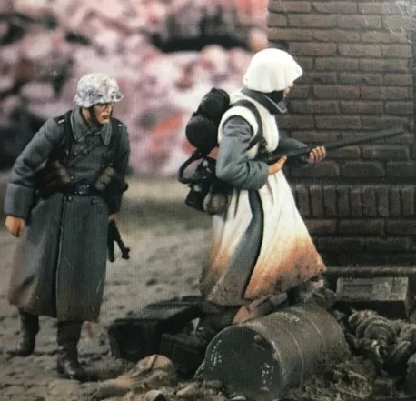 1-35-Scale-German-Flamethrower-Soldier-2-PeopleMiniatures-World-War-II ...