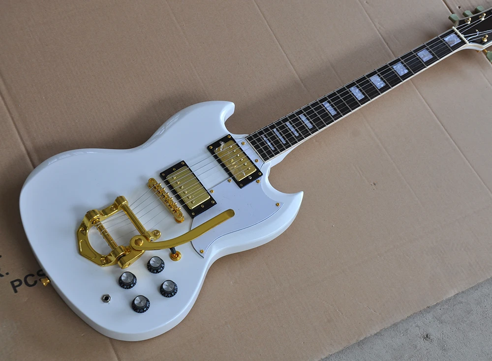 Factory Custom White Electric Guitar with Gold Hardware,Tremolo System ...