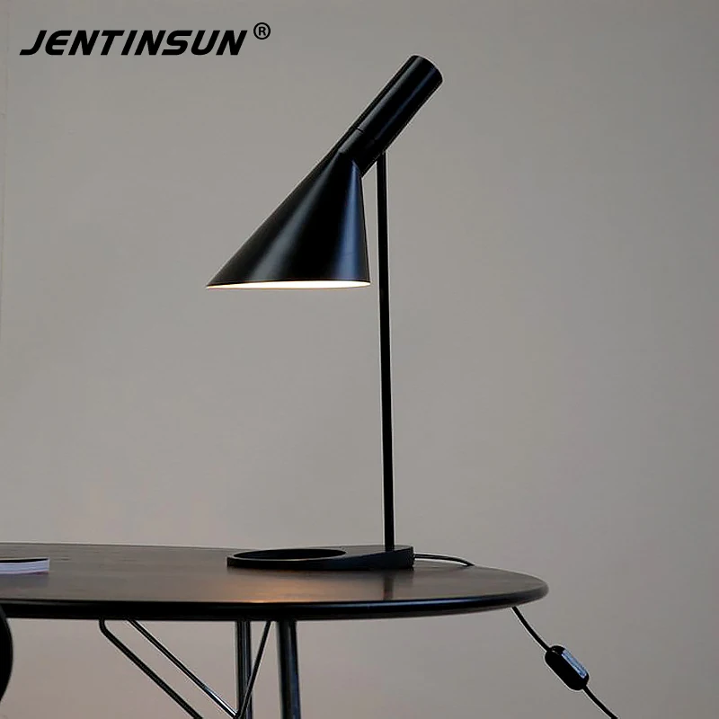 Modern Simple Bedroom Bedside Table Lamp Creative Black White Paited ...