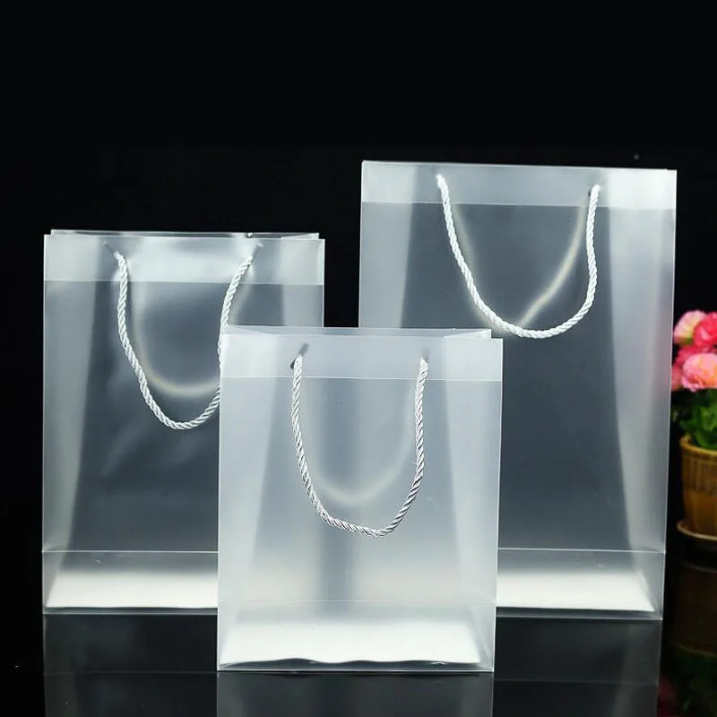 300pcs 27 19 7cm Frosted PP Plastic Gift Packaging Bags With Handle