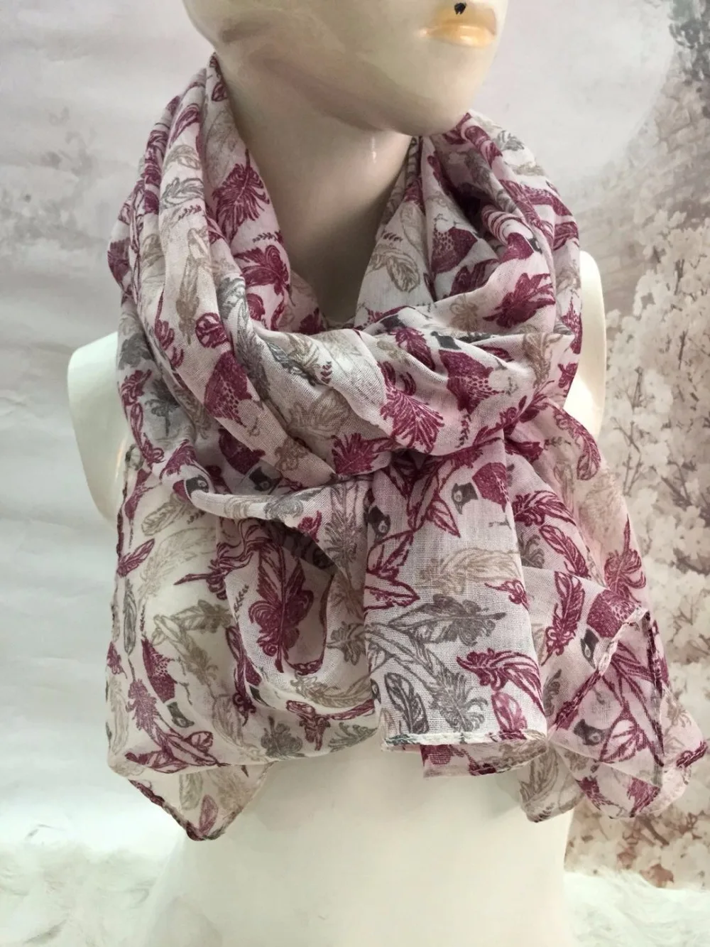 Bufandas y Shaws con estampado de plumas coloridas a la moda de 2016 ...