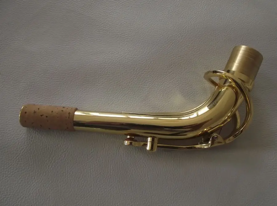 Alto-saxophone-neck-gold-lacquer-head-joint-23-5mm.jpg