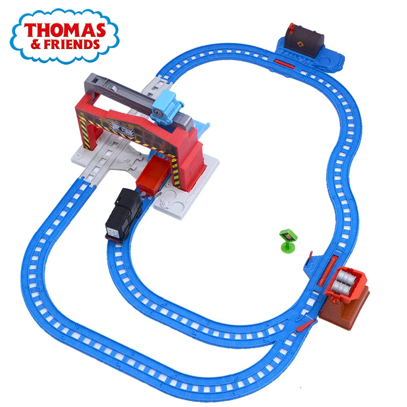 Thomas and friends ECL Diesel's Fuel Up Electric Thomas Trains Set With ...