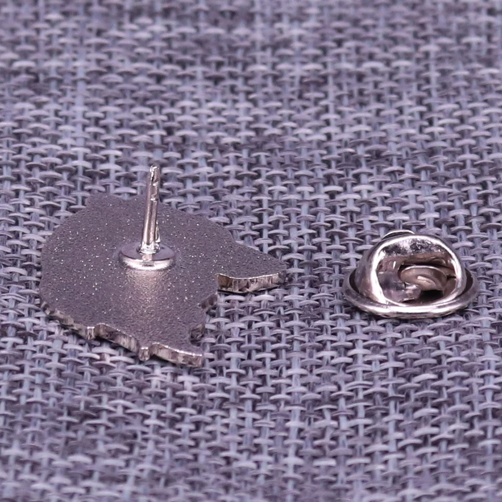 Nature wolf head pin badge купить в OCHA.RU