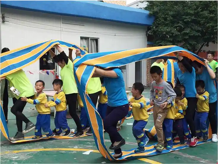 Team Run Mat Teamwork Games Kindergarten School Group Learning Activity ...
